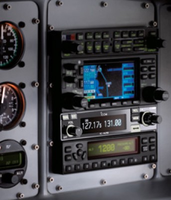 ICOM IC A220 TRANSCEIVER - PANEL MOUNT - NON-TSO | Aircraft Spruce