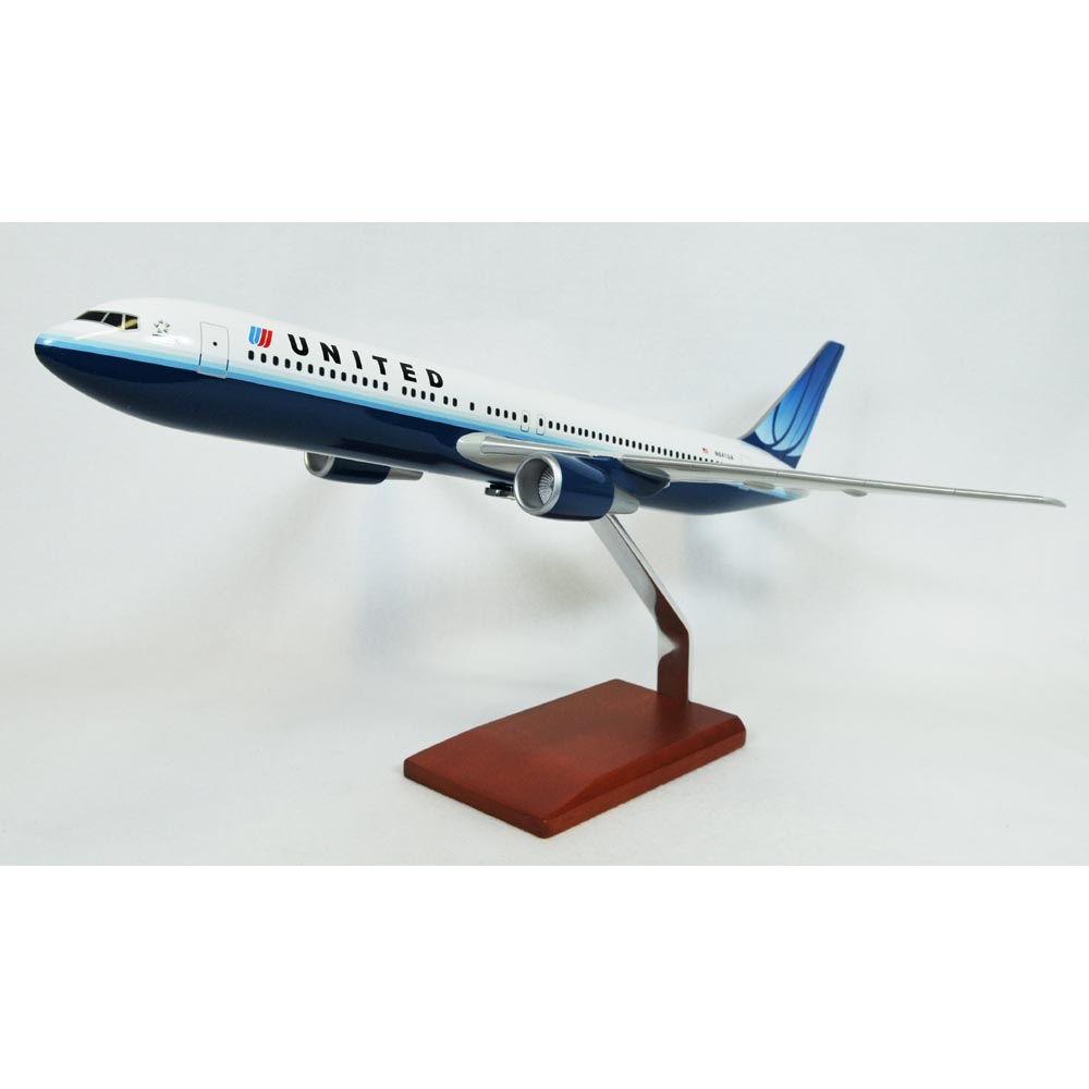 B767-300 United Model | Aircraft Spruce